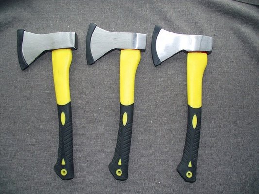 China 600G Carbon steel materials Plastic Handle Hand Working Axe in Hand Tools supplier