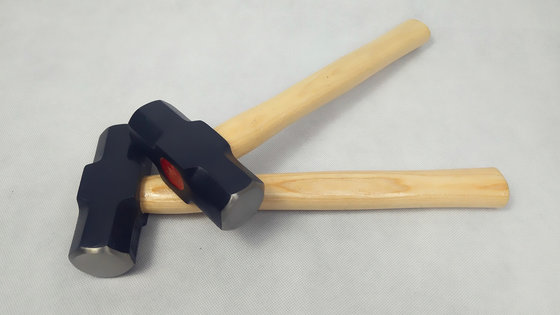 China Black color plastic spraying surface wooden handle 2LB weight forged steel Sledge hammer supplier